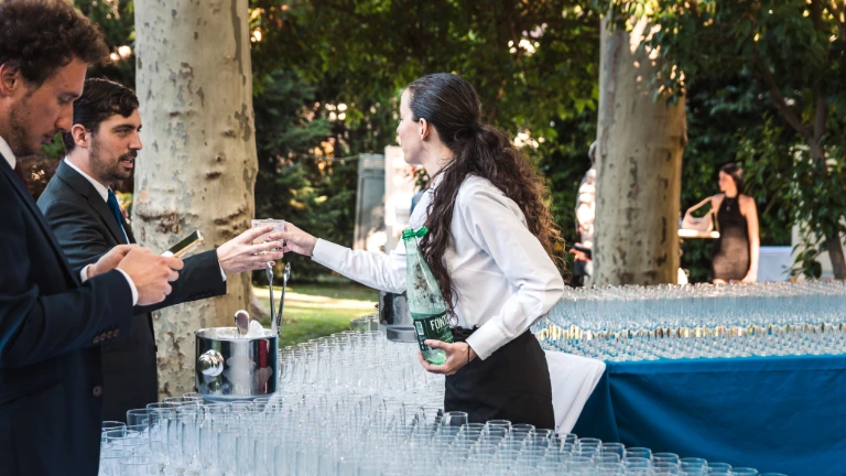 Personal para bodas: Cómo cubrir con éxito los picos de temporada alta ...